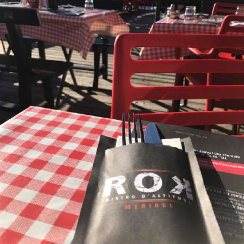 Un restaurant bien "posé" sur les pistes de ski de Méribel : "le ROK ...