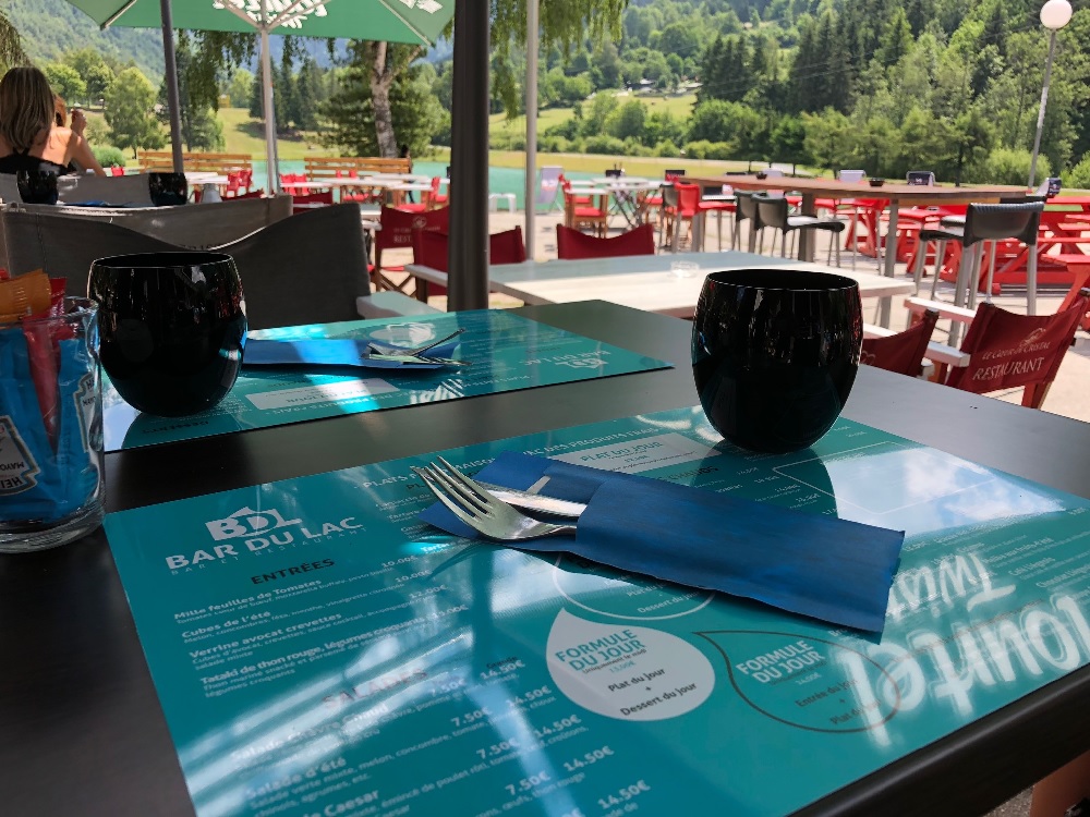 Du soleil dans votre assiette avec le restaurant le Bar du Lac à Bozel ...