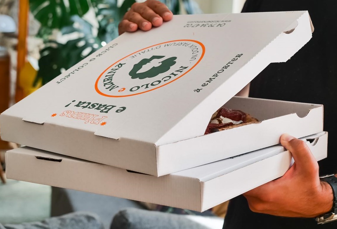 Une pause à l'Italienne en Savoie/ Nicolo et Marina / Boite à pizza ...